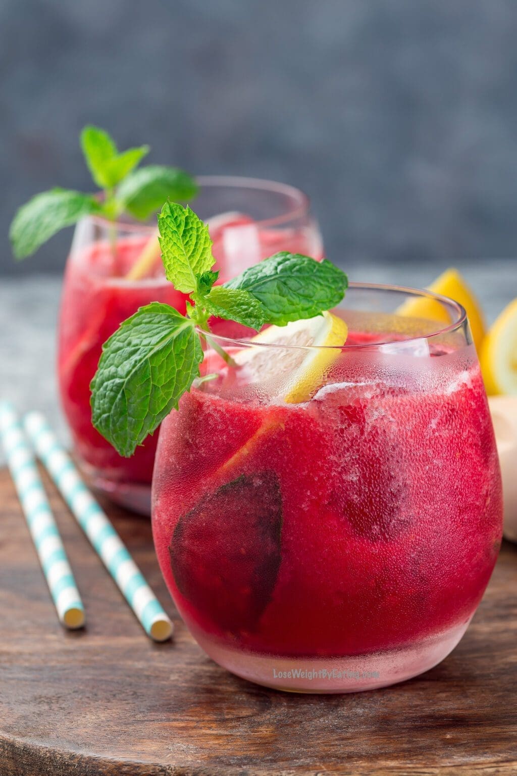 Low Calorie Sparkling Ice and Baking Soda Drink for Weight Loss