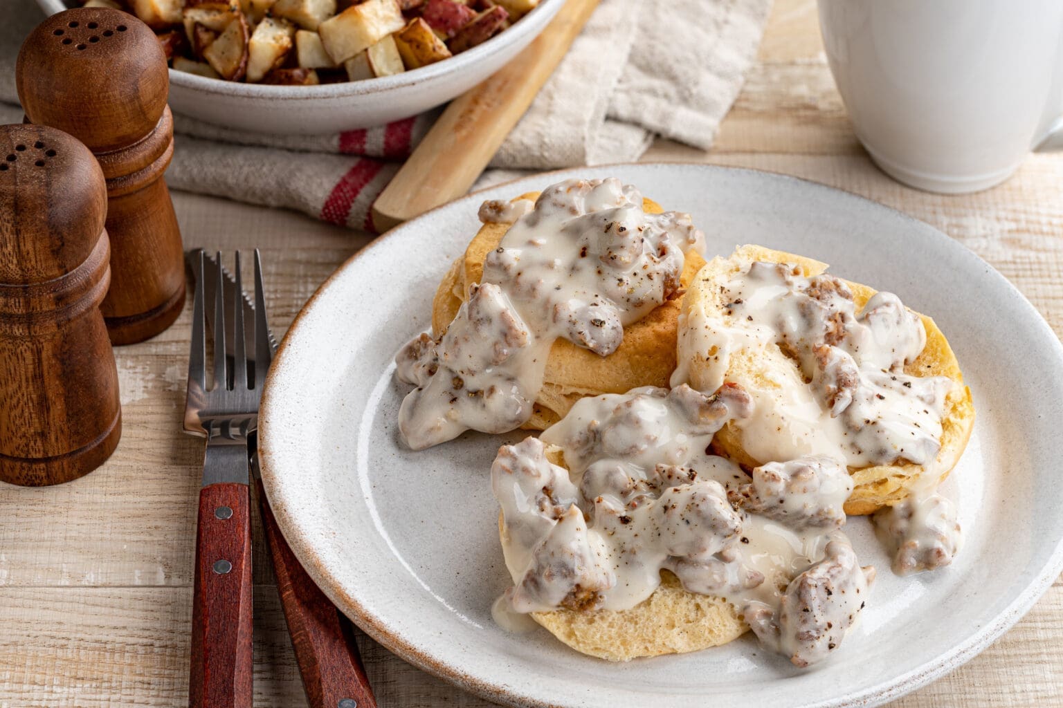 Low Calorie Biscuits and Gravy - Lose Weight By Eating